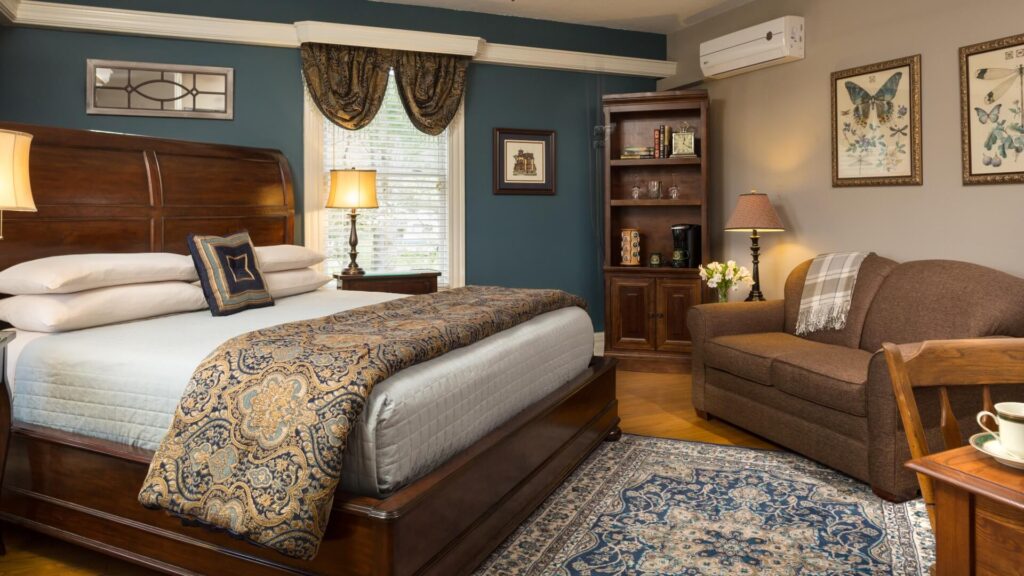 The Blue Ridge Room at the Andon-Reid Inn B&B